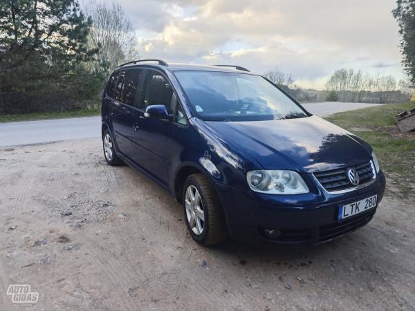 Blue Volkswagen Touran 2006 in Vilnius, with an engine capacity of 1.90 L and mileage of 340 thousand km for 2200 €, photo 3 on AUTOMOTO.COM.LV