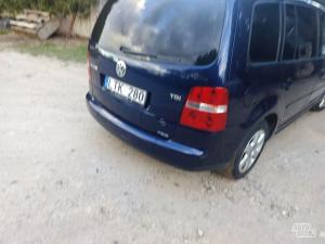 Blue Volkswagen Touran 2006 in Vilnius, with an engine capacity of 1.90 L and mileage of 340 thousand km for 2200 €, photo 9 on AUTOMOTO.COM.LV