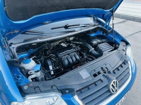 Blue Volkswagen Touran 2006 in Riga, with an engine capacity of 1.60 L and mileage of 288 thousand km for 2250 €, photo 9 on AUTOMOTO.COM.LV