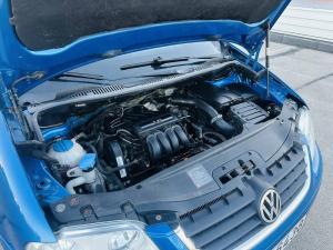 Zils Volkswagen Touran 2006 Rīga, ar dzinēja tilpumu 1.60 L un nobraukumu 288 tūkst. km par 2250 €, foto 10 vietnē AUTOMOTO.COM.LV