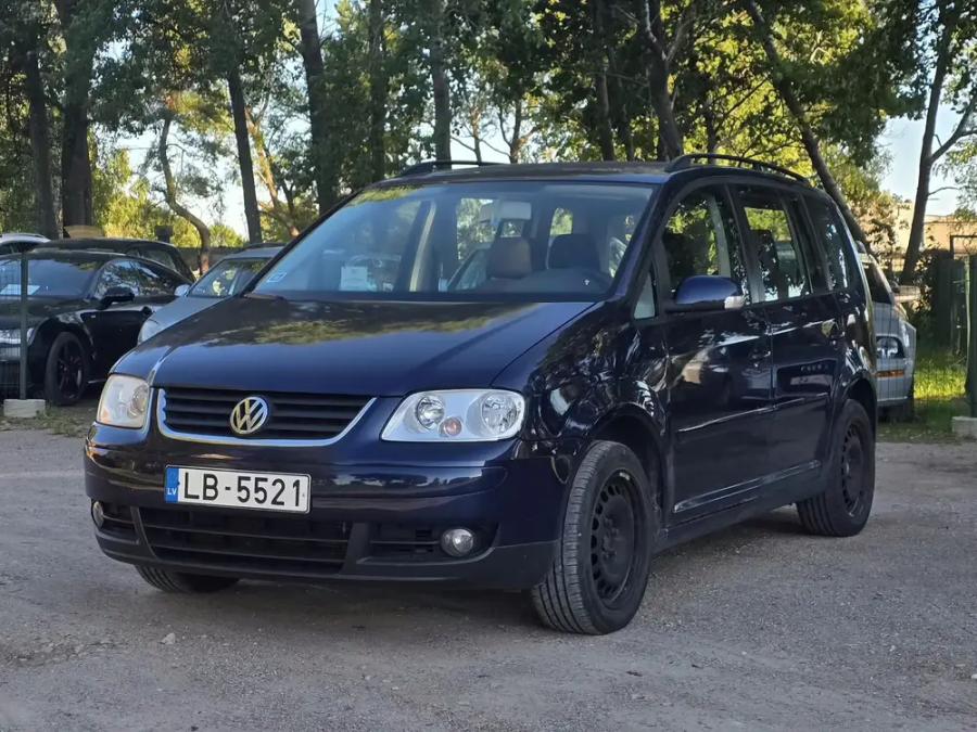 Blue Volkswagen Touran 2006 in Grobiņa, with an engine capacity of 1.90 L and mileage of 302 thousand km for 1600 €, photo 1 on AUTOMOTO.COM.LV