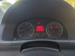 Blue Volkswagen Touran 2006 in Grobiņa, with an engine capacity of 1.90 L and mileage of 302 thousand km for 1600 €, photo 8 on AUTOMOTO.COM.LV