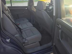 Blue Volkswagen Touran 2006 in Grobiņa, with an engine capacity of 1.90 L and mileage of 302 thousand km for 1600 €, photo 11 on AUTOMOTO.COM.LV