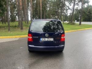 Zils Volkswagen Touran 2006 Rīga, ar dzinēja tilpumu 1.90 L un nobraukumu 381 tūkst. km par 2590 €, foto 8 vietnē AUTOMOTO.COM.LV