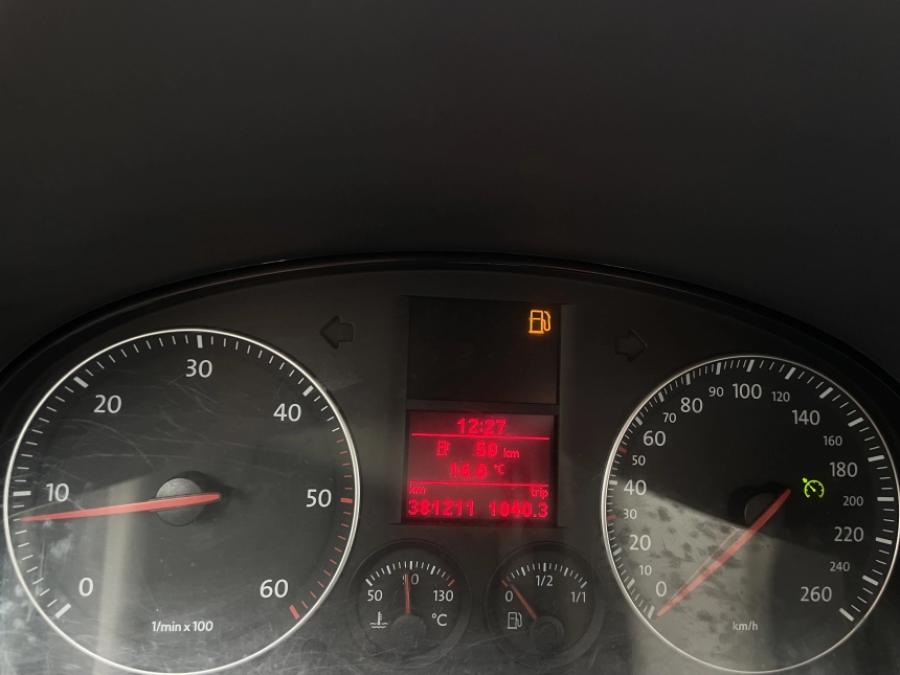Zils Volkswagen Touran 2006 Rīga, ar dzinēja tilpumu 1.90 L un nobraukumu 381 tūkst. km par 2590 €, foto 13 vietnē AUTOMOTO.COM.LV