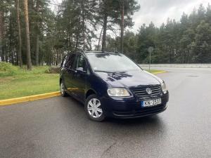 Blue Volkswagen Touran 2006 in Riga, with an engine capacity of 1.90 L and mileage of 381 thousand km for 2590 €, photo 3 on AUTOMOTO.COM.LV
