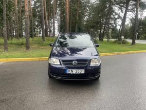 Blue Volkswagen Touran 2006 in Riga, with an engine capacity of 1.90 L and mileage of 381 thousand km for 2590 €, photo 4 on AUTOMOTO.COM.LV