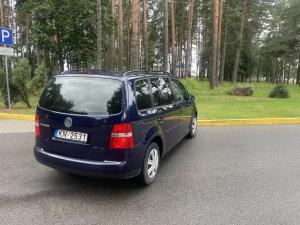 Blue Volkswagen Touran 2006 in Riga, with an engine capacity of 1.90 L and mileage of 381 thousand km for 2590 €, photo 5 on AUTOMOTO.COM.LV