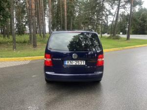 Blue Volkswagen Touran 2006 in Riga, with an engine capacity of 1.90 L and mileage of 381 thousand km for 2590 €, photo 7 on AUTOMOTO.COM.LV