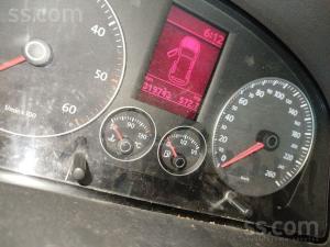 Zils Volkswagen Touran 2006 Rīga, ar dzinēja tilpumu 1.90 L un nobraukumu 320 tūkst. km par 1800 €, foto 5 vietnē AUTOMOTO.COM.LV