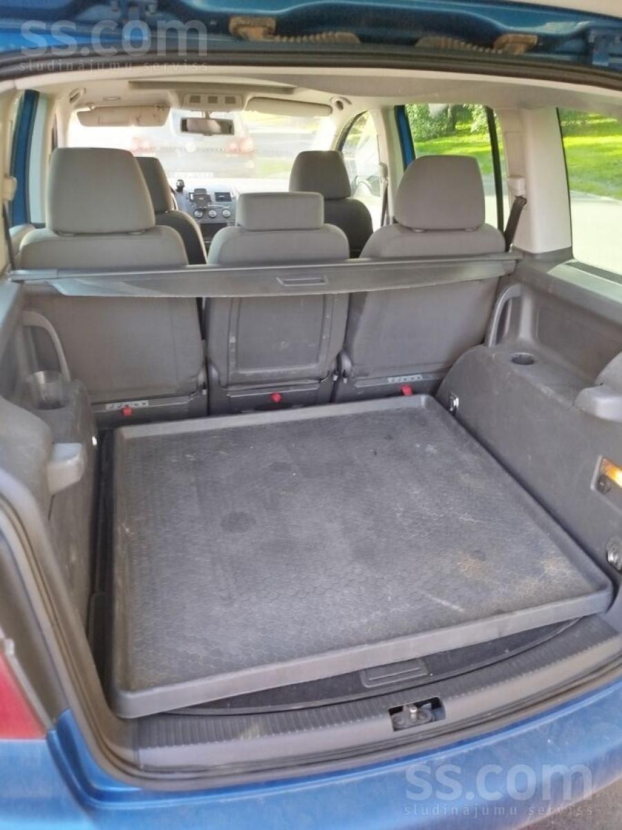 Zils Volkswagen Touran 2006 Rīga, ar dzinēja tilpumu 1.90 L un nobraukumu 320 tūkst. km par 1800 €, foto 6 vietnē AUTOMOTO.COM.LV