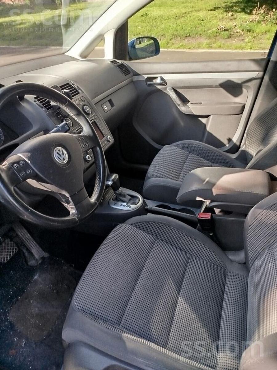 Zils Volkswagen Touran 2006 Rīga, ar dzinēja tilpumu 1.90 L un nobraukumu 320 tūkst. km par 1800 €, foto 7 vietnē AUTOMOTO.COM.LV