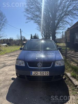Blue Volkswagen Touran 2006 in Limbazi, with an engine capacity of 2.00 L and mileage of 394 thousand km for 500 €, photo  on AUTOMOTO.COM.LV