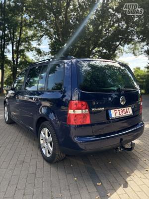 Zils Volkswagen Touran 2006 Kauņa, ar dzinēja tilpumu 1.90 L un nobraukumu 298 tūkst. km par 2200 €, foto 10 vietnē AUTOMOTO.COM.LV