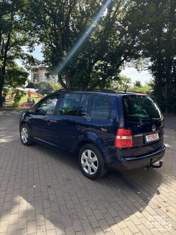 Blue Volkswagen Touran 2006 in Kaunas, with an engine capacity of 1.90 L and mileage of 298 thousand km for 2200 €, photo 10 on AUTOMOTO.COM.LV