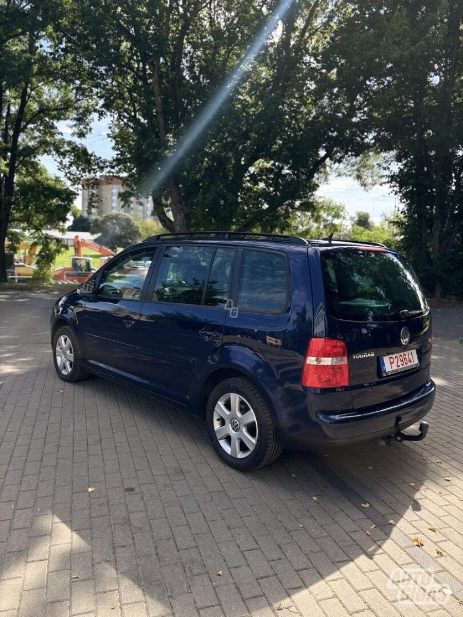 Zils Volkswagen Touran 2006 Kauņa, ar dzinēja tilpumu 1.90 L un nobraukumu 298 tūkst. km par 2200 €, foto 11 vietnē AUTOMOTO.COM.LV