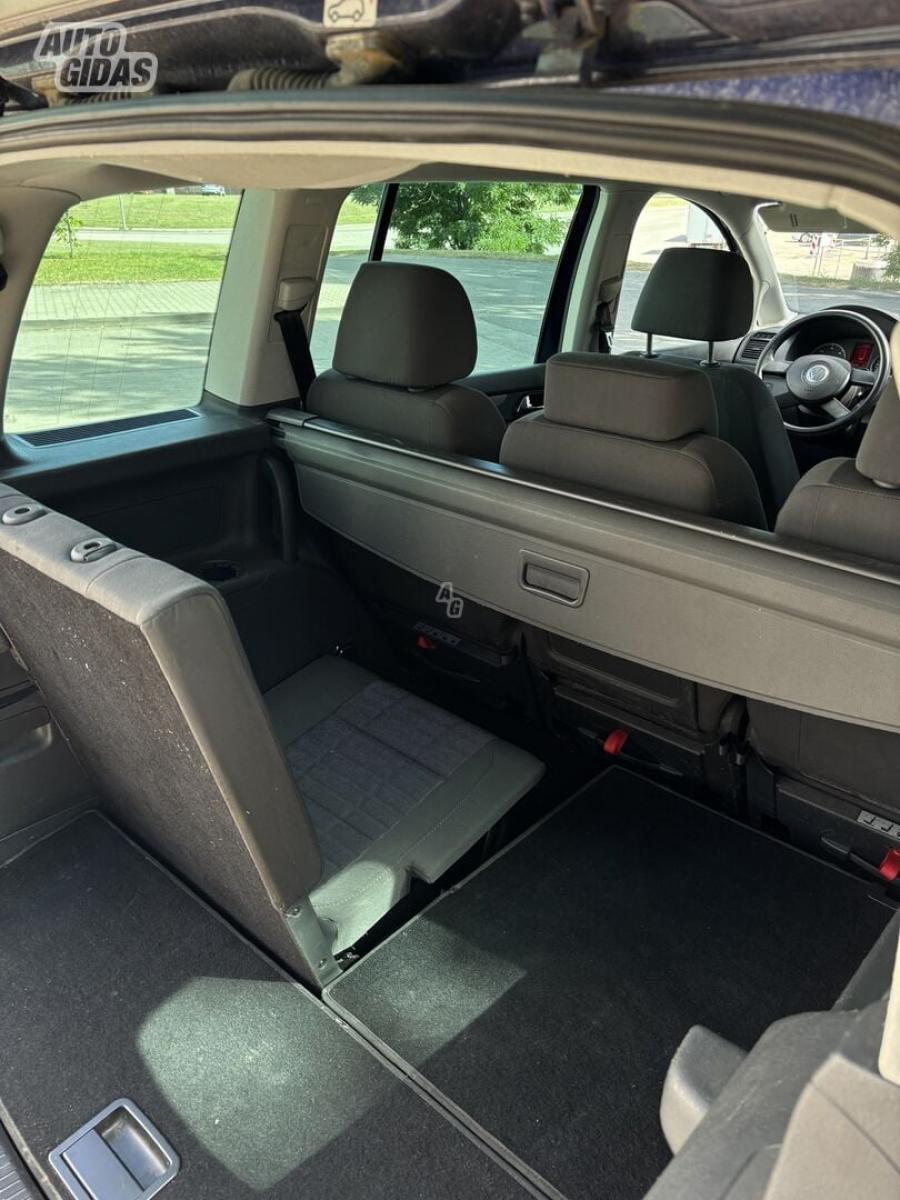 Zils Volkswagen Touran 2006 Kauņa, ar dzinēja tilpumu 1.90 L un nobraukumu 298 tūkst. km par 2200 €, foto 16 vietnē AUTOMOTO.COM.LV
