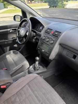 Zils Volkswagen Touran 2006 Kauņa, ar dzinēja tilpumu 1.90 L un nobraukumu 298 tūkst. km par 2200 €, foto 20 vietnē AUTOMOTO.COM.LV