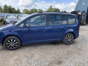 Zils Volkswagen Touran 2006 Jurbarkas, ar dzinēja tilpumu 1.60 L un nobraukumu 280 tūkst. km par 1999 €, foto 4 vietnē AUTOMOTO.COM.LV