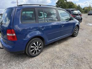 Zils Volkswagen Touran 2006 Jurbarkas, ar dzinēja tilpumu 1.60 L un nobraukumu 280 tūkst. km par 1999 €, foto 6 vietnē AUTOMOTO.COM.LV