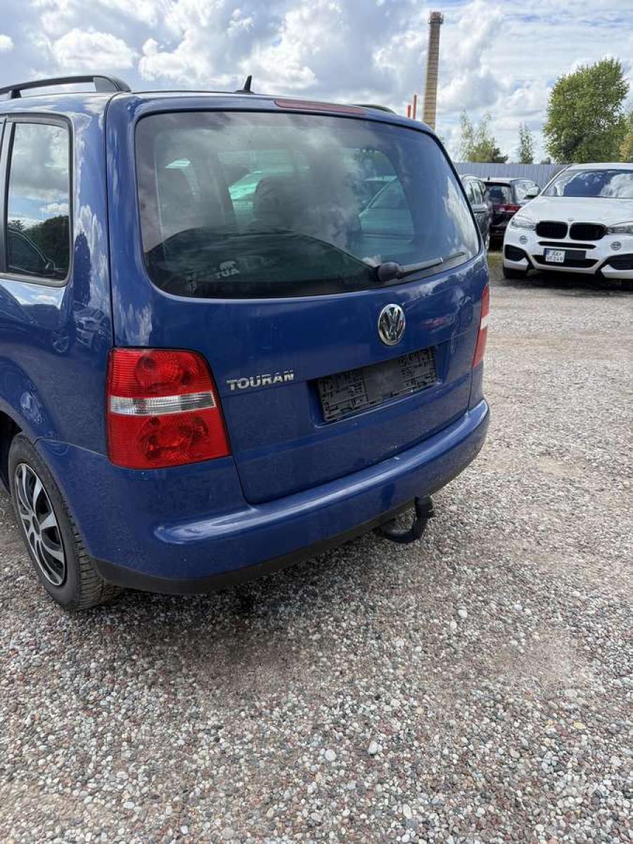 Zils Volkswagen Touran 2006 Jurbarkas, ar dzinēja tilpumu 1.60 L un nobraukumu 280 tūkst. km par 1999 €, foto 8 vietnē AUTOMOTO.COM.LV