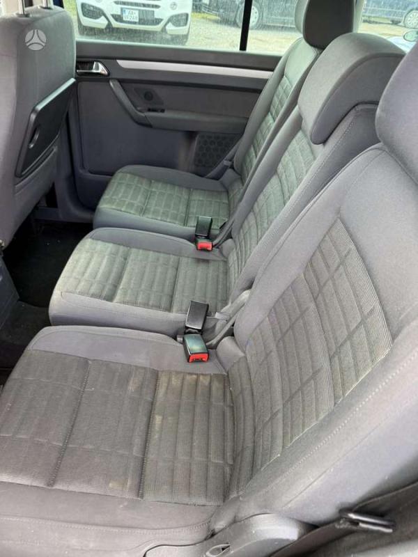 Фольксваген Туран 2006 в Юрбаркас на AUTOMOTO.COM.LV Синий Фольксваген Туран 2006 в Юрбаркас, объемом двигателя 1.60 л и пробегом 280 тыс. км за 1999 €, фото 9 на AUTOMOTO.COM.LV
