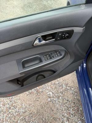 Zils Volkswagen Touran 2006 Jurbarkas, ar dzinēja tilpumu 1.60 L un nobraukumu 280 tūkst. km par 1999 €, foto 11 vietnē AUTOMOTO.COM.LV