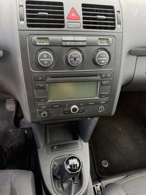 Zils Volkswagen Touran 2006 Jurbarkas, ar dzinēja tilpumu 1.60 L un nobraukumu 280 tūkst. km par 1999 €, foto 13 vietnē AUTOMOTO.COM.LV