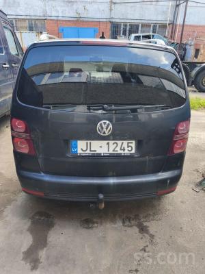 Blue Volkswagen Touran 2006 in Riga, with an engine capacity of 2.00 L and mileage of 390 thousand km for 1000 €, photo 10 on AUTOMOTO.COM.LV