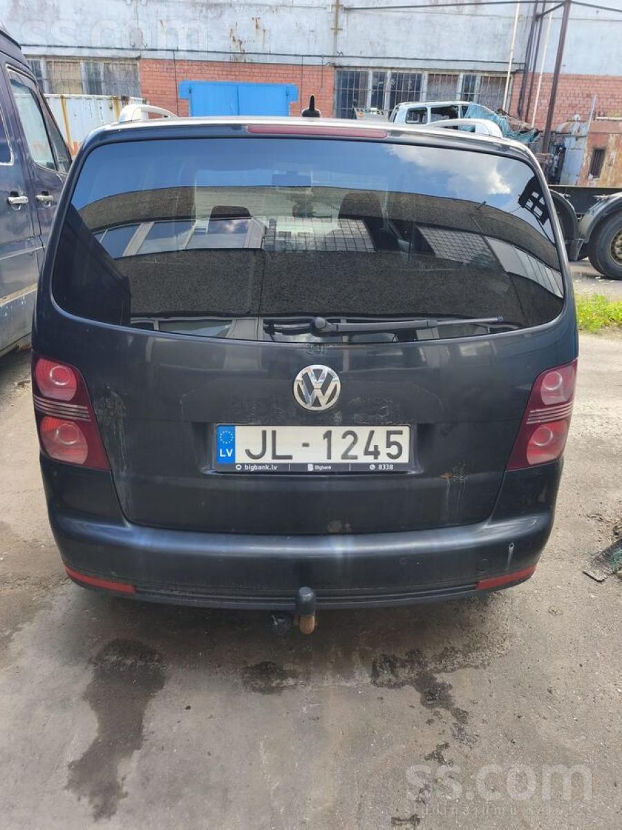 Blue Volkswagen Touran 2006 in Riga, with an engine capacity of 2.00 L and mileage of 390 thousand km for 1000 €, photo 10 on AUTOMOTO.COM.LV