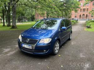 Blue Volkswagen Touran 2007 in Cesis, with an engine capacity of 1.90 L and mileage of 344 thousand km for 2700 €, photo 7 on AUTOMOTO.COM.LV