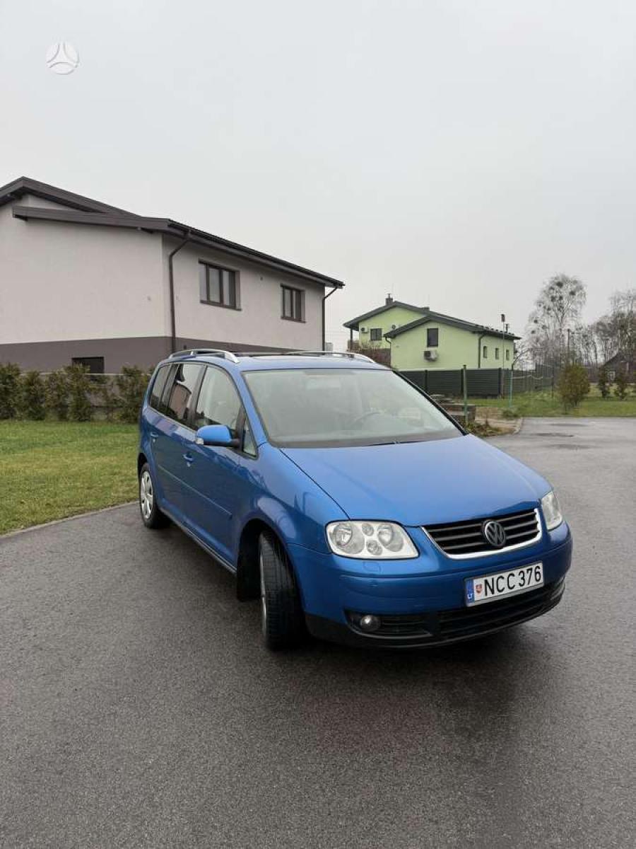 Zils Volkswagen Touran 2007 Kauņa, ar dzinēja tilpumu 1.97 L un nobraukumu 340 tūkst. km par 1700 €, foto 1 vietnē AUTOMOTO.COM.LV