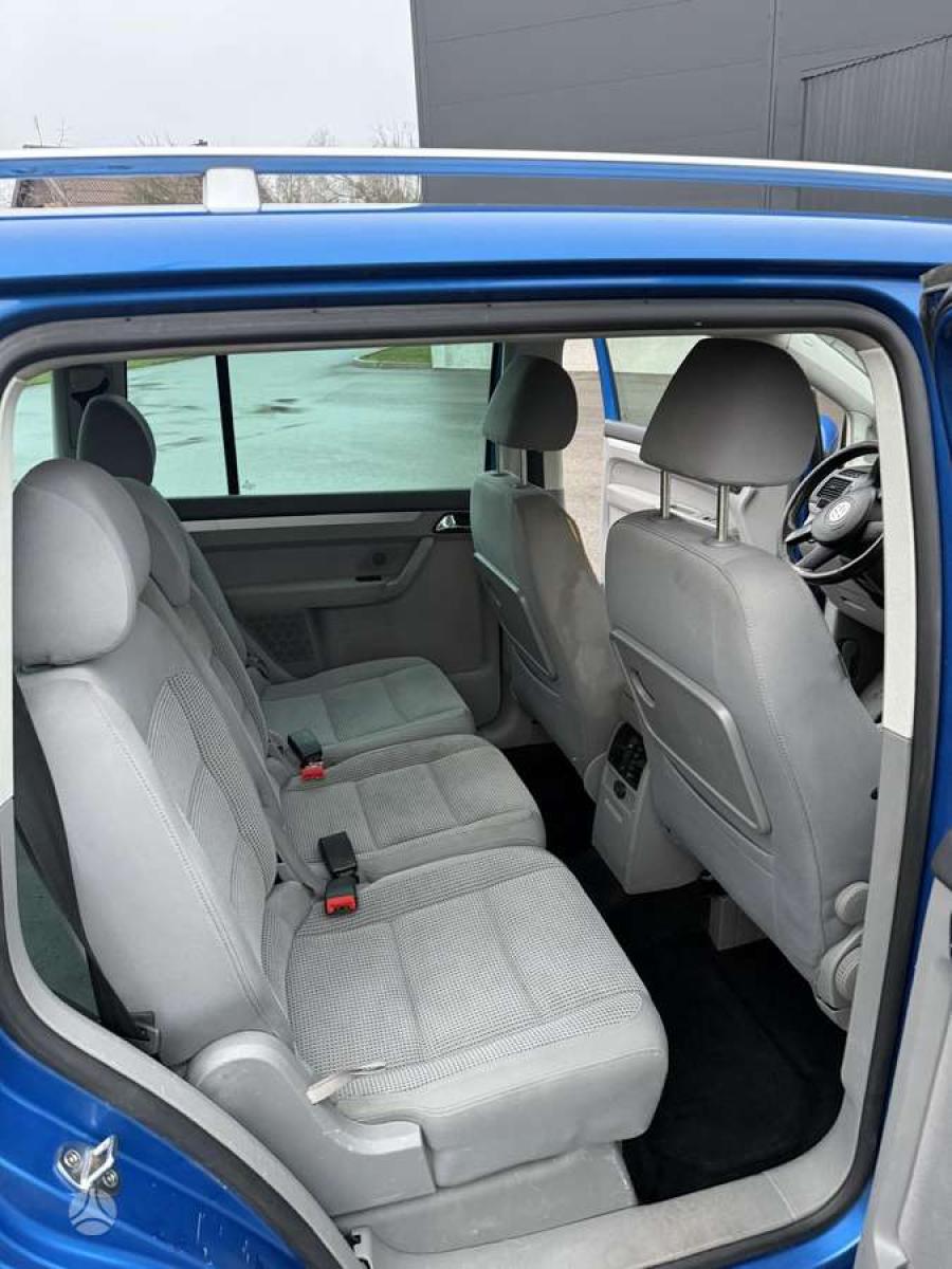 Zils Volkswagen Touran 2007 Kauņa, ar dzinēja tilpumu 1.97 L un nobraukumu 340 tūkst. km par 1700 €, foto 9 vietnē AUTOMOTO.COM.LV