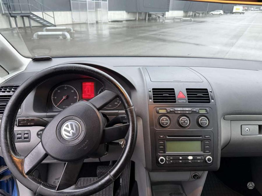 Zils Volkswagen Touran 2007 Kauņa, ar dzinēja tilpumu 1.97 L un nobraukumu 340 tūkst. km par 1700 €, foto 11 vietnē AUTOMOTO.COM.LV