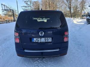 Blue Volkswagen Touran 2007 in Kaunas, with an engine capacity of 1.90 L and mileage of 322 thousand km for 2350 €, photo 5 on AUTOMOTO.COM.LV