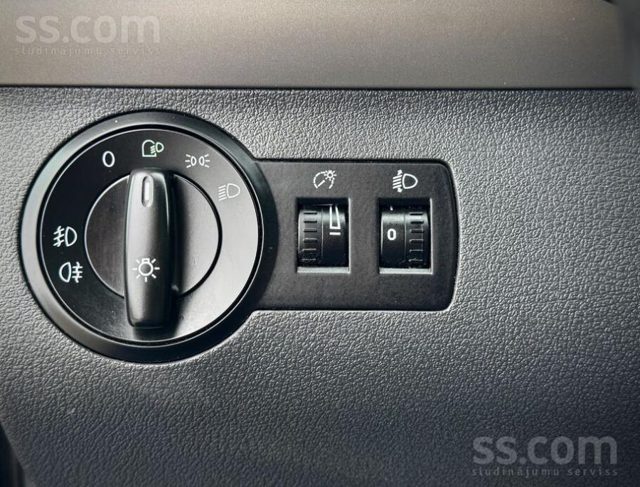 Zils Volkswagen Touran 2007 Jelgava, ar dzinēja tilpumu 2.00 L un nobraukumu 0 tūkst. km par 4899 €, foto 22 vietnē AUTOMOTO.COM.LV