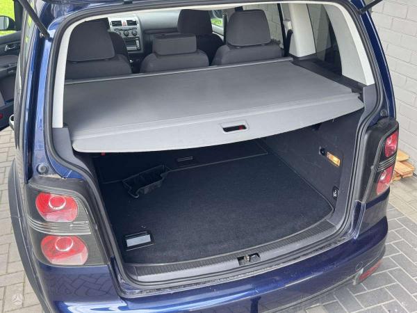Zils Volkswagen Touran 2007 Marijampole, ar dzinēja tilpumu 1.39 L un nobraukumu 250 tūkst. km par 2800 €, foto 6 vietnē AUTOMOTO.COM.LV