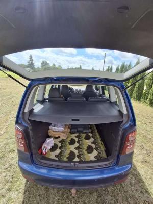 Blue Volkswagen Touran 2007 in Kaunas, with an engine capacity of 1.97 L and mileage of 292 thousand km for 2900 €, photo 17 on AUTOMOTO.COM.LV