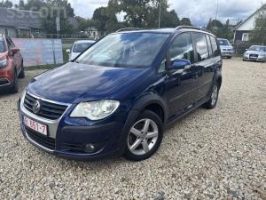 Blue Volkswagen Touran 2007 in Rezekne, with an engine capacity of 2.00 L and mileage of 293 thousand km for 4250 €, photo  on AUTOMOTO.COM.LV