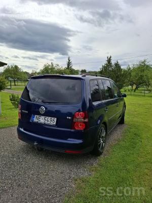 Zils Volkswagen Touran 2008 Balvi, ar dzinēja tilpumu 1.40 L un nobraukumu 298 tūkst. km par 3500 €, foto 4 vietnē AUTOMOTO.COM.LV