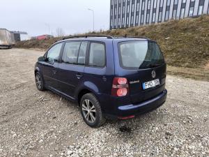 Blue Volkswagen Touran 2008 in Vilnius, with an engine capacity of 1.90 L and mileage of 425 thousand km for 1200 €, photo 7 on AUTOMOTO.COM.LV
