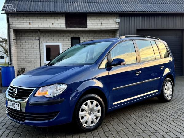 Blue Volkswagen Touran 2008 in Kaunas, with an engine capacity of 1.90 L and mileage of 250 thousand km for 3550 €, photo 6 on AUTOMOTO.COM.LV