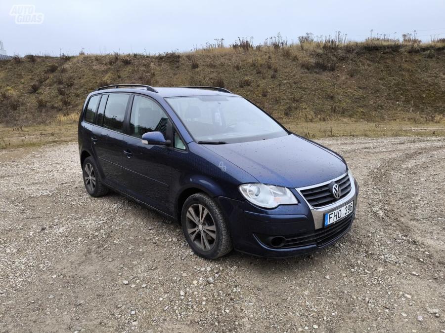 Zils Volkswagen Touran 2008 Viļņa, ar dzinēja tilpumu 1.90 L un nobraukumu 425 tūkst. km par 900 €, foto 5 vietnē AUTOMOTO.COM.LV