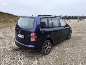 Blue Volkswagen Touran 2008 in Vilnius, with an engine capacity of 1.90 L and mileage of 425 thousand km for 900 €, photo 4 on AUTOMOTO.COM.LV