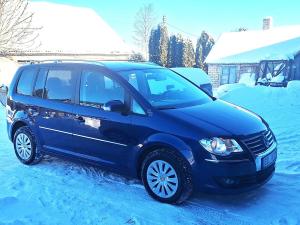 Blue Volkswagen Touran 2008 in Mazeikiai, with an engine capacity of 2.00 L and mileage of 272 thousand km for 4150 €, photo 2 on AUTOMOTO.COM.LV