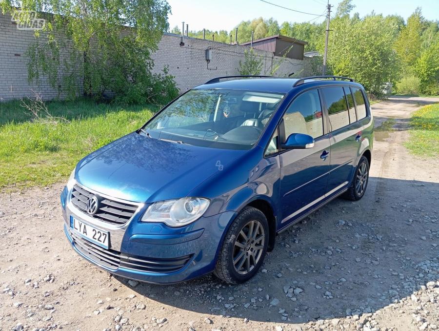 Синий Фольксваген Туран 2008 в Паневежис, объемом двигателя 1.90 л и пробегом 356 тыс. км за 3000 €, фото 4 на AUTOMOTO.COM.LV