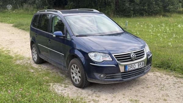 Blue Volkswagen Touran 2008 in Vilnius, with an engine capacity of 1.39 L and mileage of 305 thousand km for 550 €, photo 7 on AUTOMOTO.COM.LV