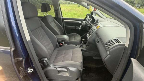 Blue Volkswagen Touran 2008 in Vilnius, with an engine capacity of 1.39 L and mileage of 305 thousand km for 550 €, photo 10 on AUTOMOTO.COM.LV