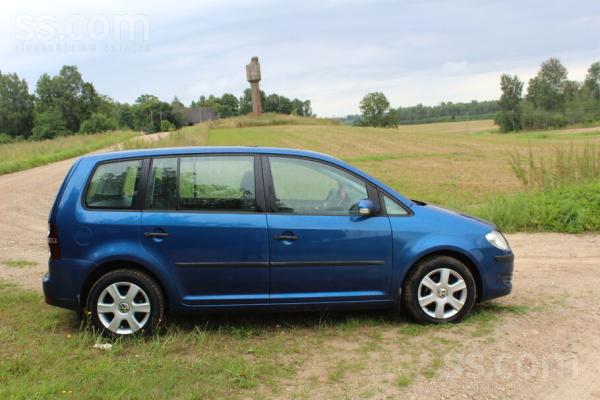 Zils Volkswagen Touran 2008 Madona, ar dzinēja tilpumu 1.90 L un nobraukumu 486 tūkst. km par 2500 €, foto 7 vietnē AUTOMOTO.COM.LV