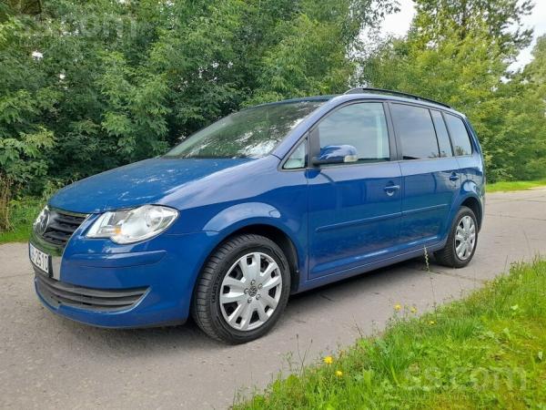 Blue Volkswagen Touran 2008 in Riga, with an engine capacity of 1.40 L and mileage of 169 thousand km for 4990 €, photo 2 on AUTOMOTO.COM.LV